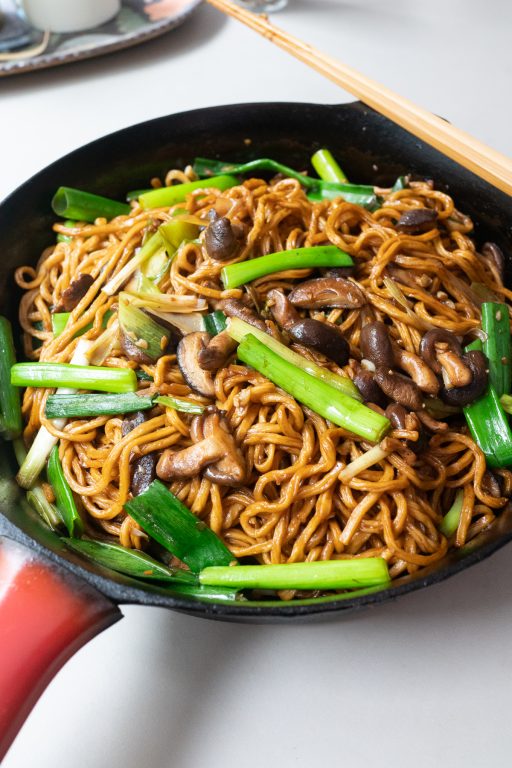 Yi Mein (Longevity Noodles) - Onolicious Hawaiʻi