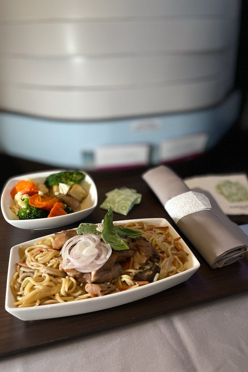 Hawaiian Airlines First Class - Onolicious Hawaiʻi