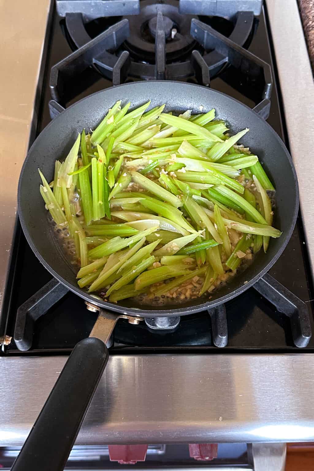 Chinese Celery - Onolicious Hawaiʻi