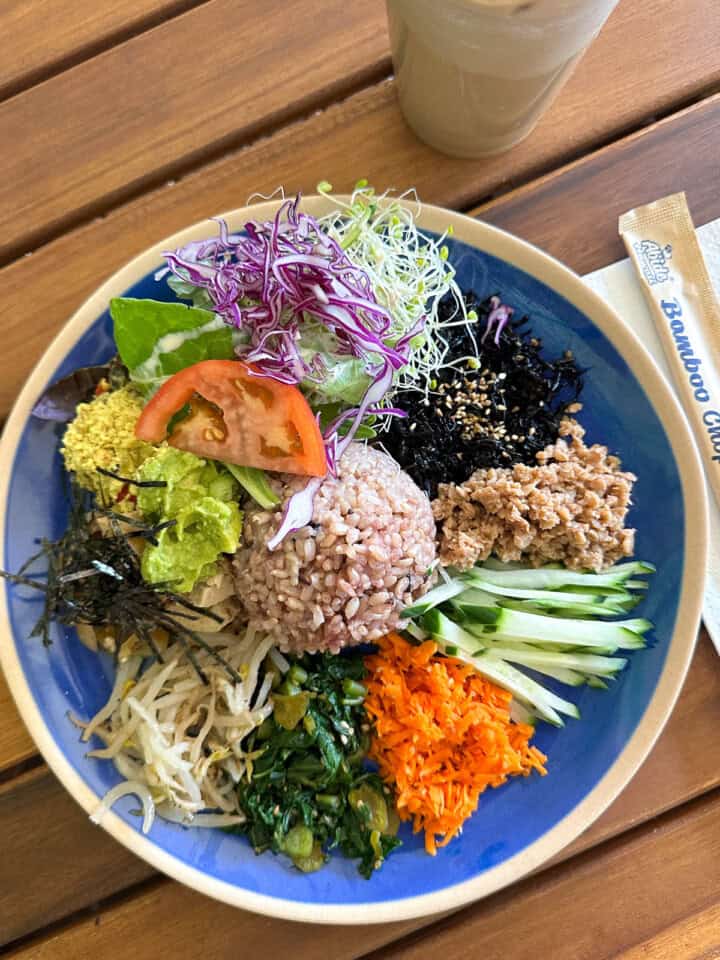 Musubi Cafe Iyasume (Oahu) - Onolicious Hawaiʻi