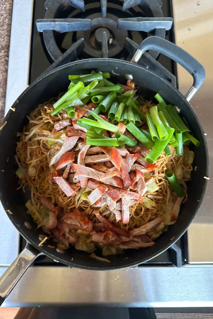 Char Siu Chow Mein - Onolicious Hawaiʻi
