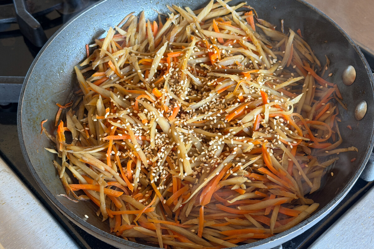 Kinpira Gobo - Onolicious Hawaiʻi